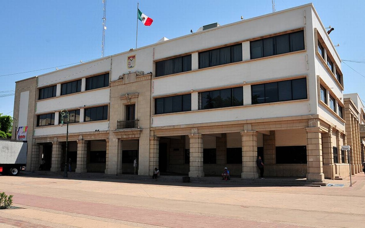 Alcaldesa de Hermosillo acepta iluminar Palacio Municipal con bandera ...