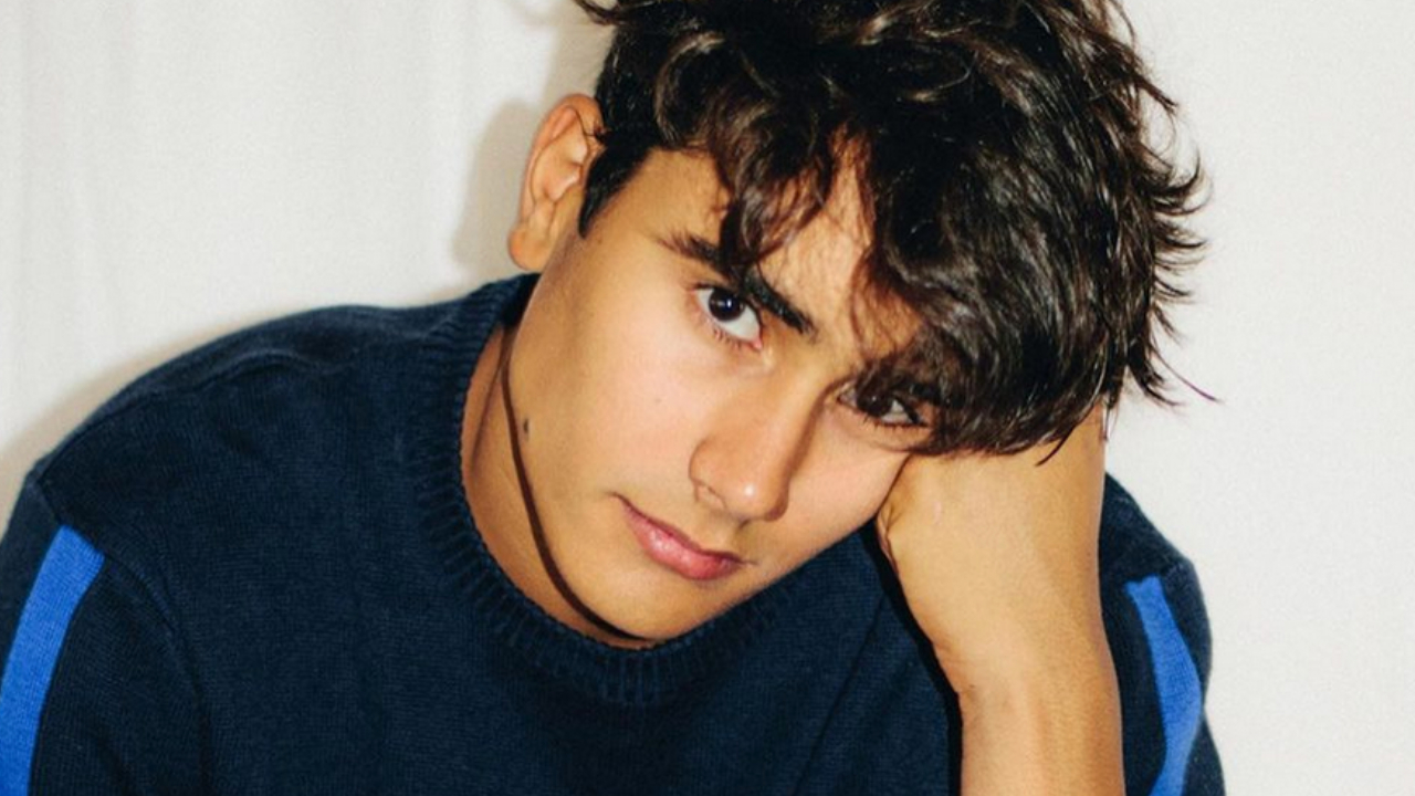 Evolución del actor Michael Cimino (Love, Victor) en 17 fotos - Homosensual