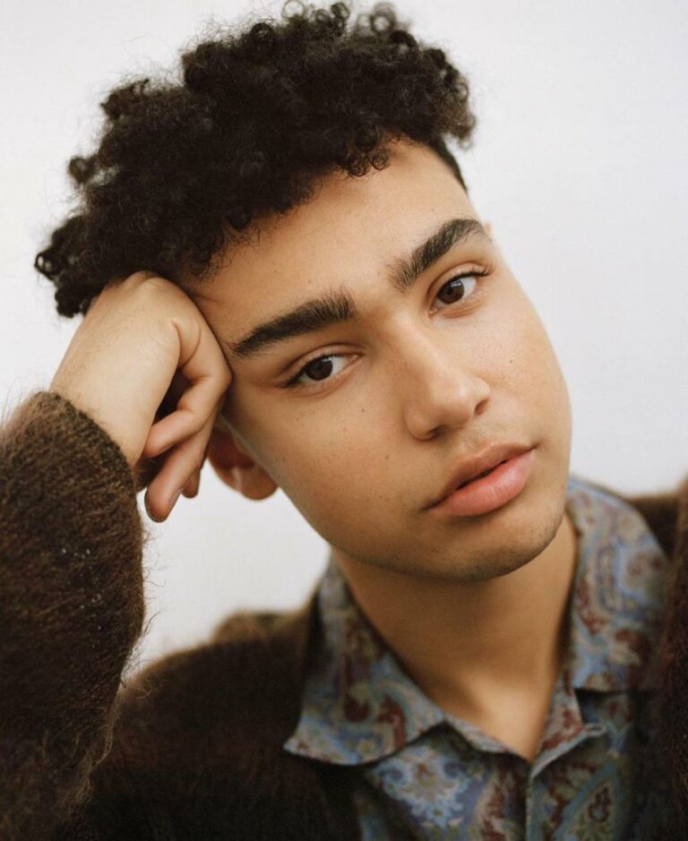Biografía y fotos del actor Archie Madekwe, Farleigh en 'Saltburn ...