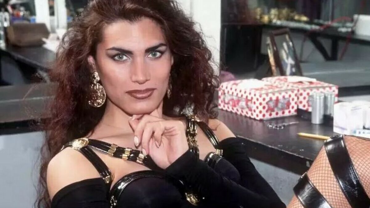La historia real de Cris Miró, actriz y vedette trans argentina ...