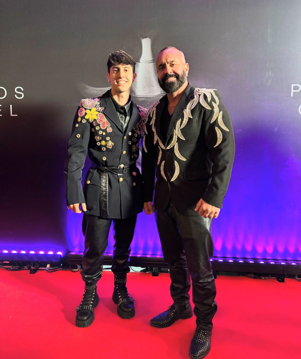 Biografía, pareja y videos de Robleis, youtuber abiertamente gay ...